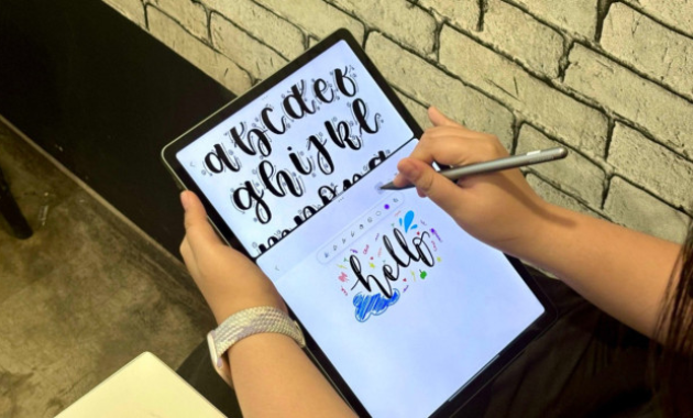 Tablet Jadi Laptop? Moto Pad 60 Pro Bikin Penasaran! - Webhostdiy